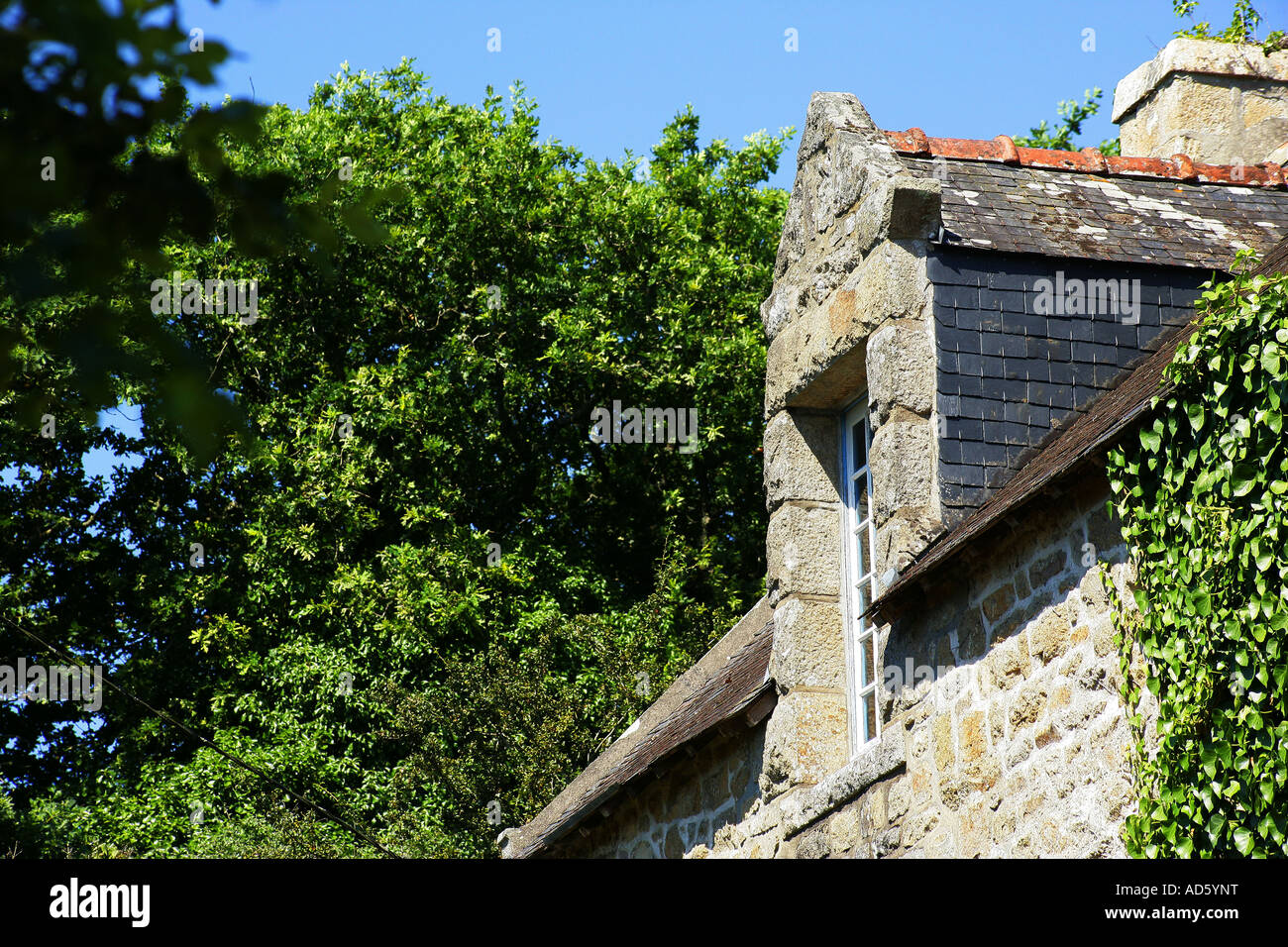 Rough stones building Stock Photo - Alamy