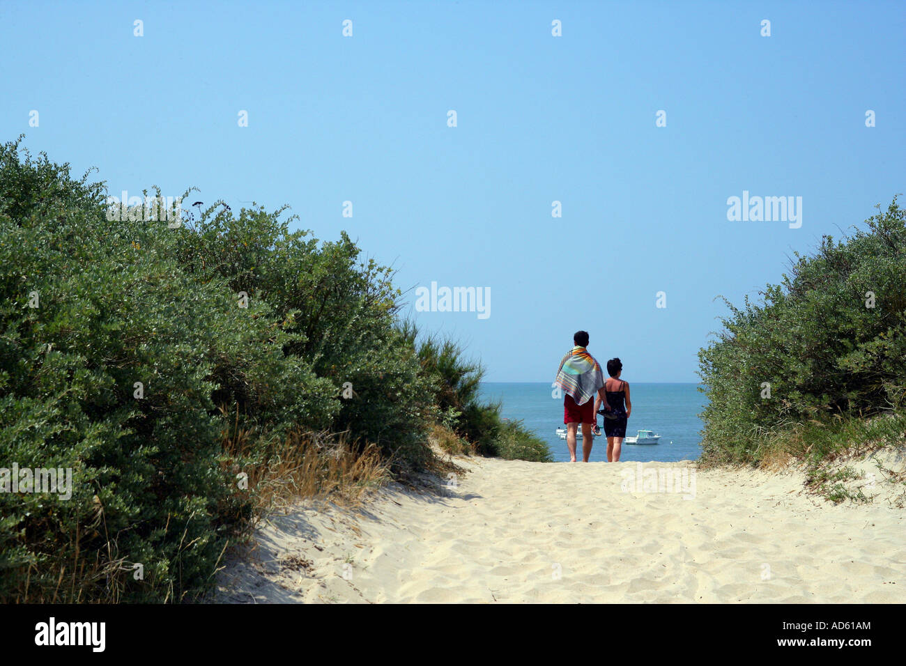 People going to the beach Stock Photo - Alamy