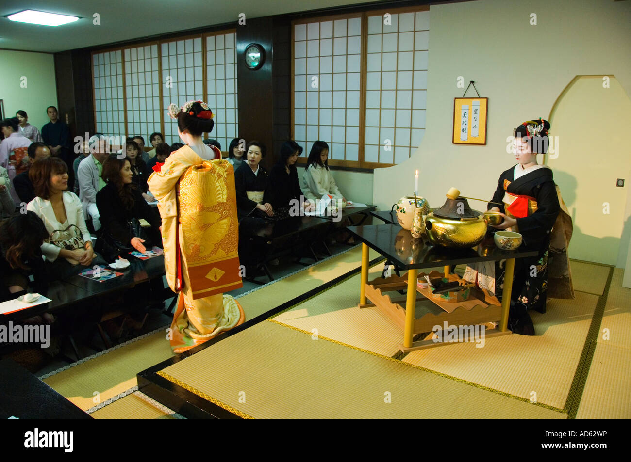 Japan Honshu Island Kyoto Geisha performing a tea ceremony Stock Photo ...