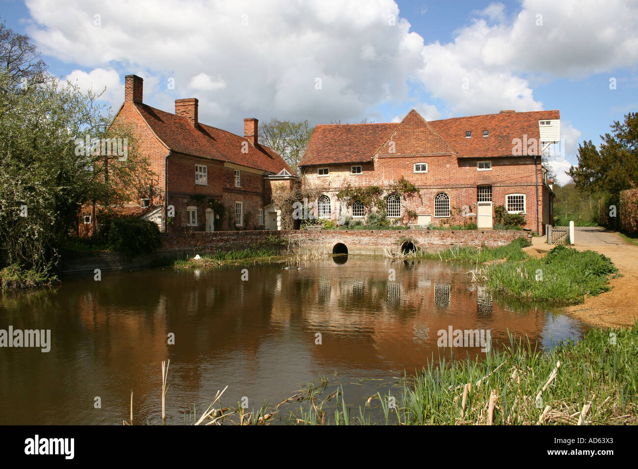 FLATFORD MILL HOUSE. CONSTABLE COUNTRY. FLATFORD. SUFFOLK. ENGLAND UK ...