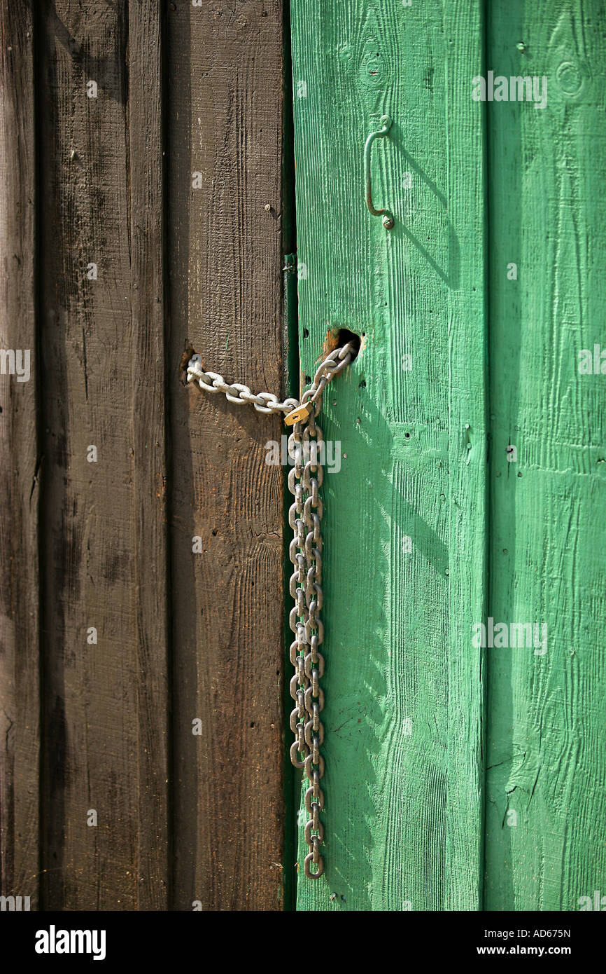 wood and chain Stock Photo - Alamy