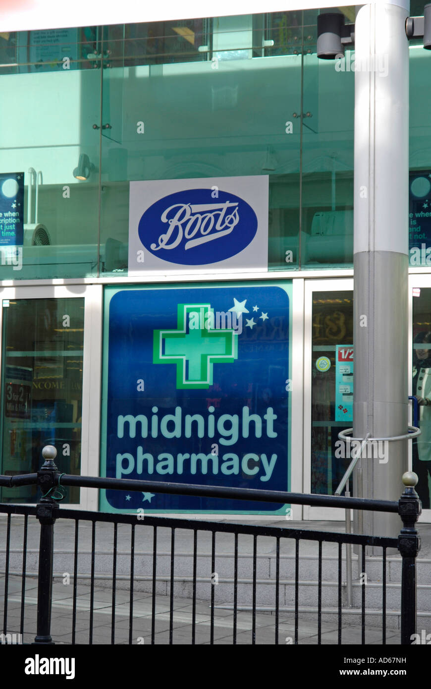 Boots the chemist Brighton East Sussex Stock Photo - Alamy