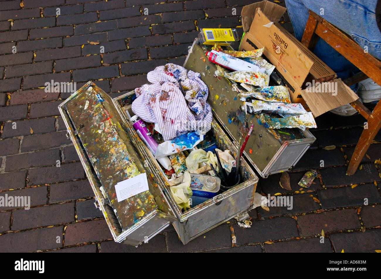 artist paint box Stock Photo - Alamy