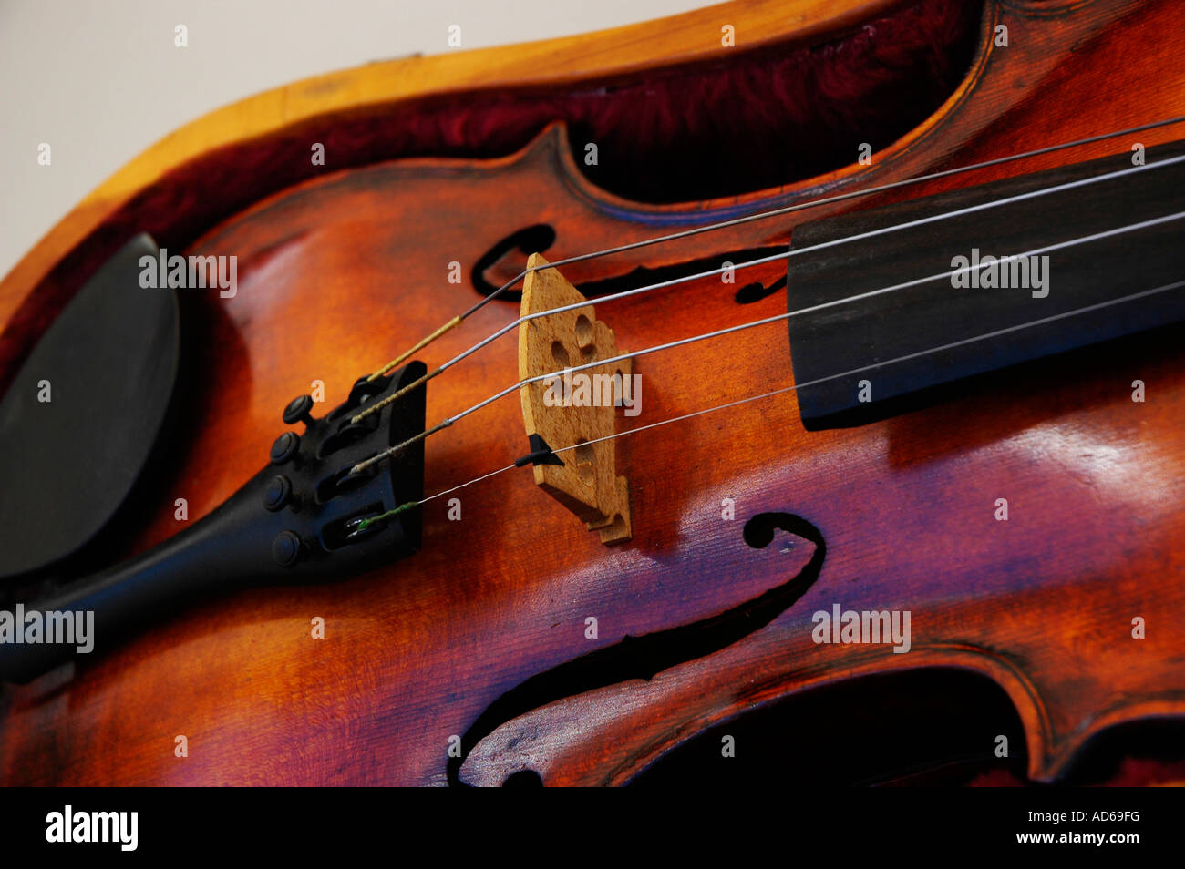 hand made violin for sale at art festival Stock Photo - Alamy