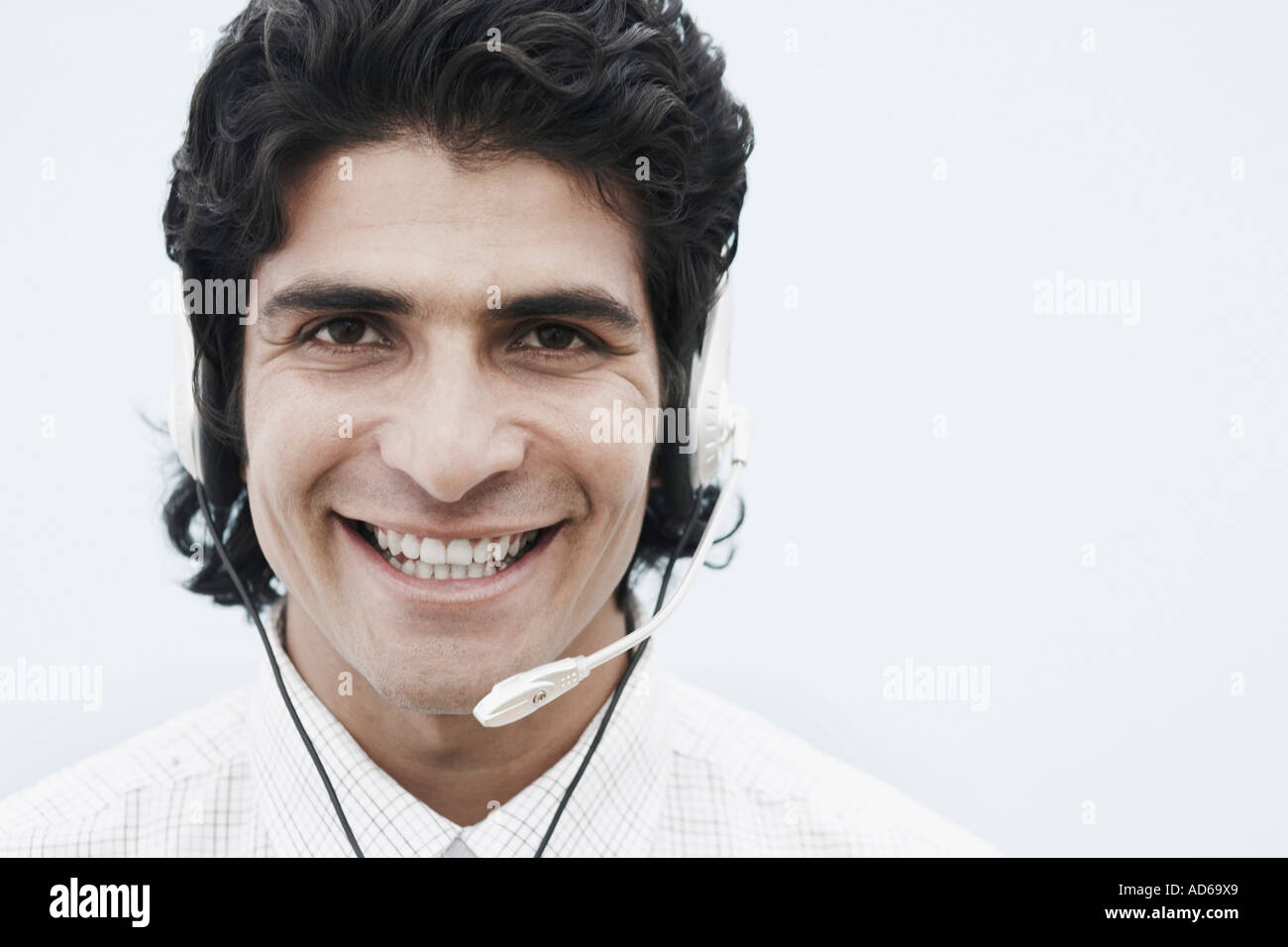 Indian businessman wearing headset hi-res stock photography and images ...
