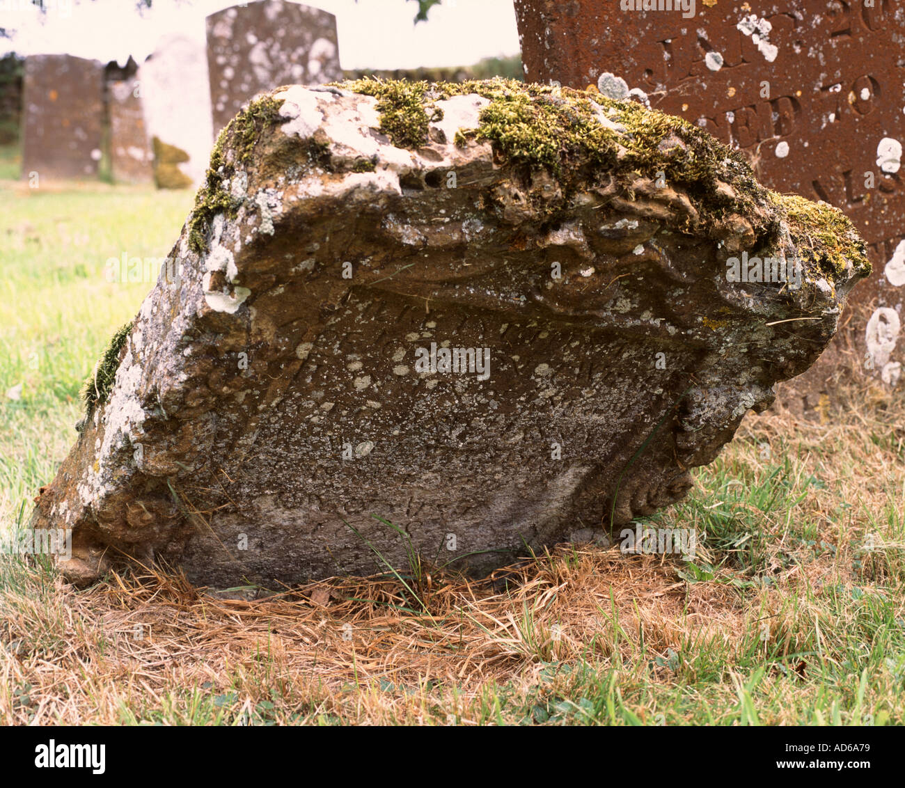 Leaning gravestone hi-res stock photography and images - Alamy