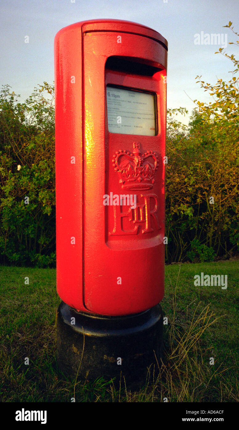 British Royal Mail red pillar box Stock Photo - Alamy