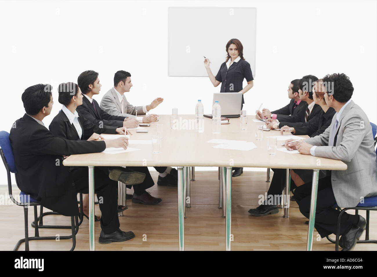 Holding presentation hi-res stock photography and images - Alamy