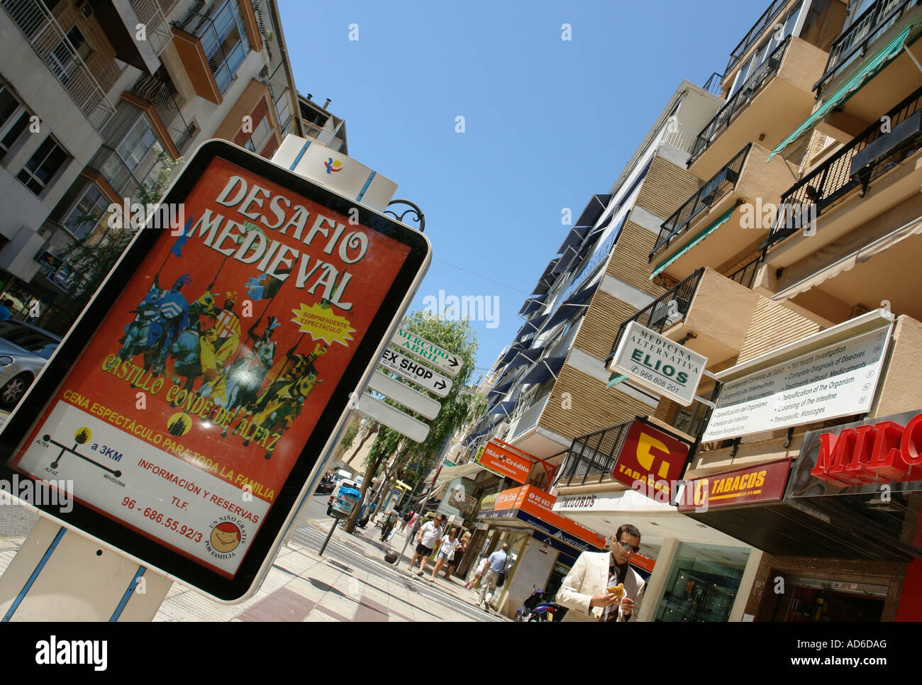 Beach walk shopping mall hi-res stock photography and images - Alamy