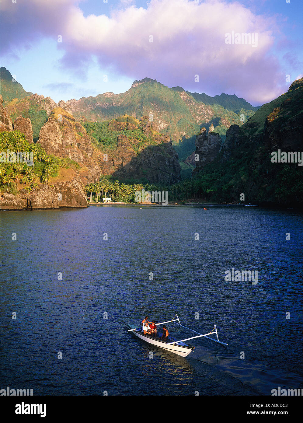 Fatu hiva island hi-res stock photography and images - Alamy