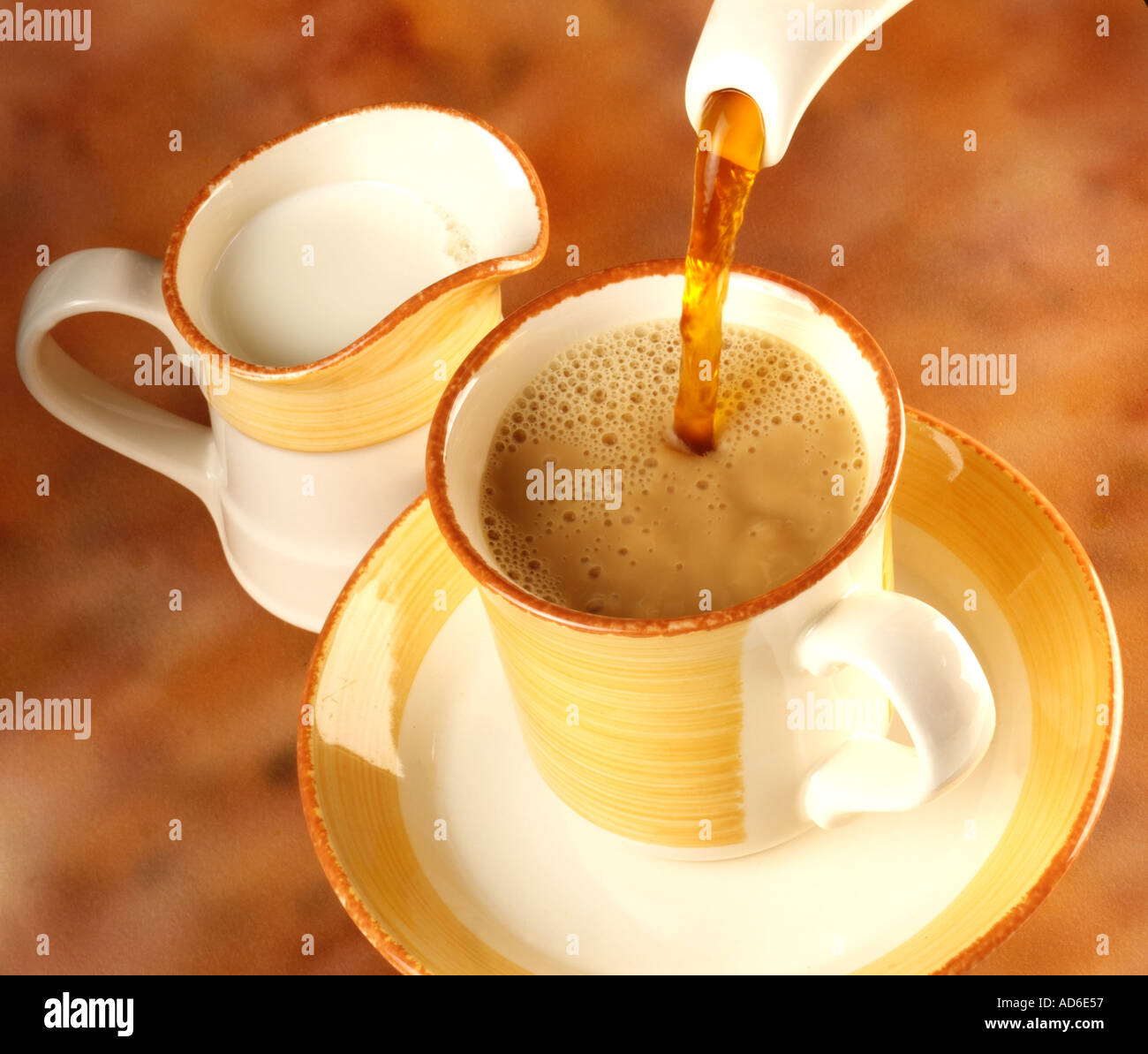 British tea pouring hi-res stock photography and images - Alamy