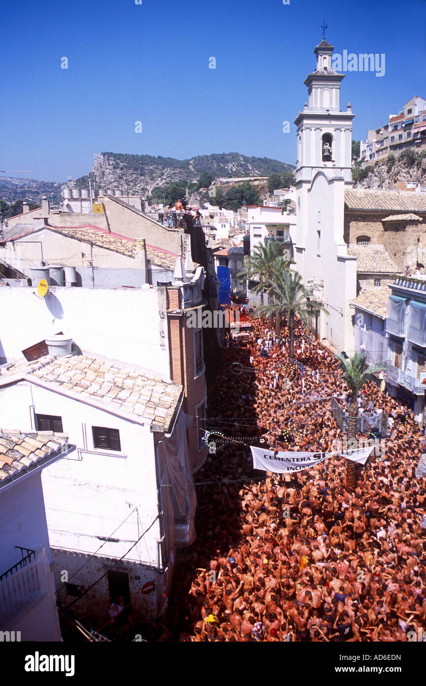 La tomatina festival bunol spain hi-res stock photography and images ...