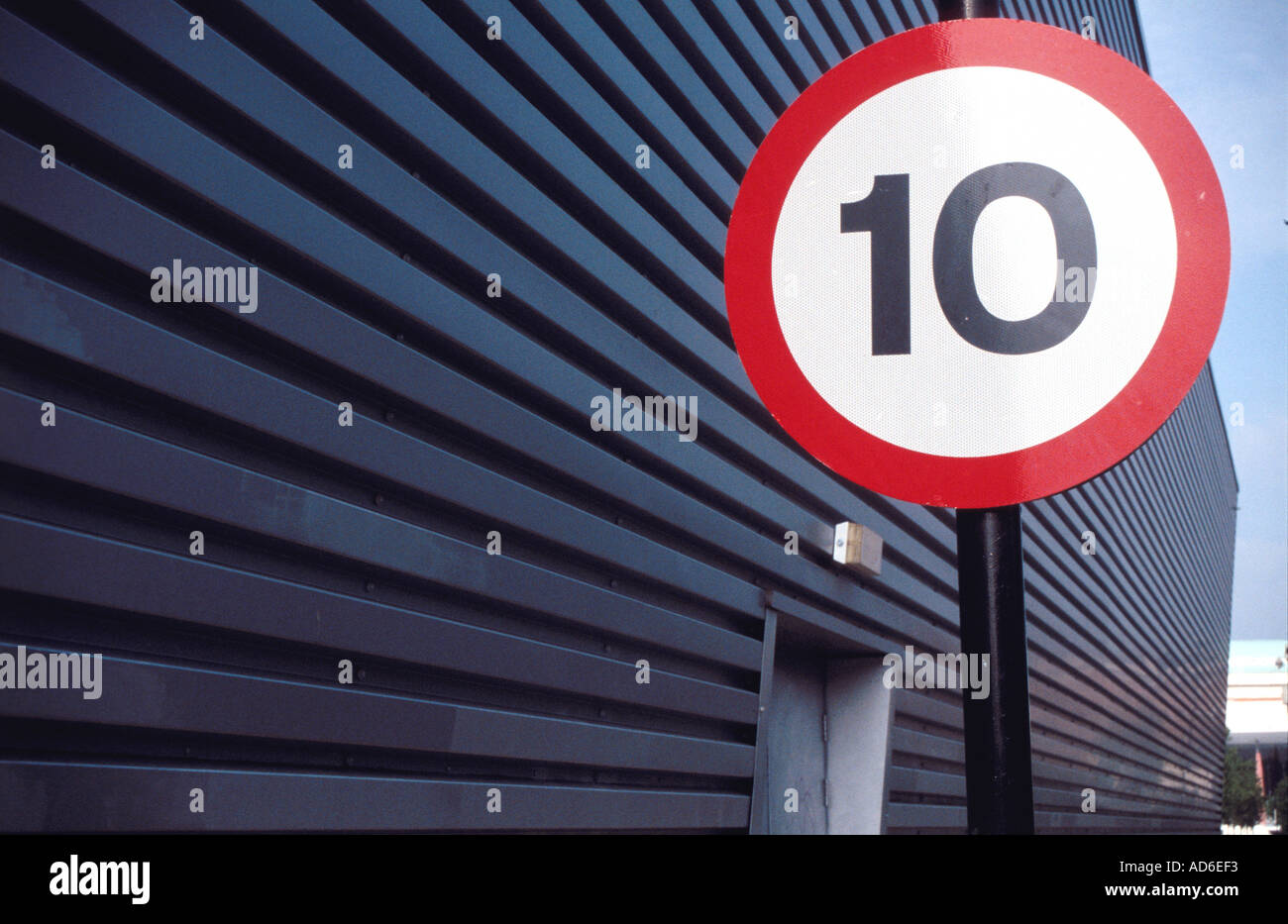 Speed limit sign West Hampstead London UK Stock Photo - Alamy
