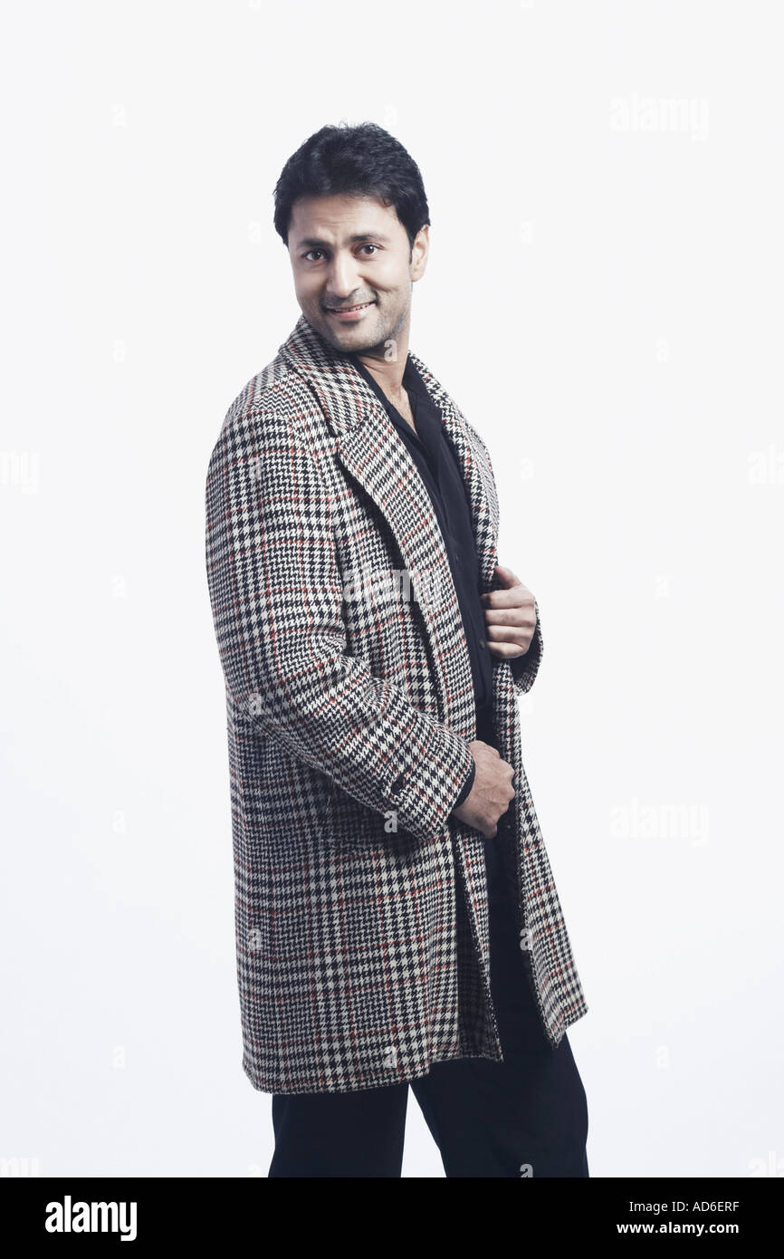 Side profile of a mid adult man smiling Stock Photo - Alamy