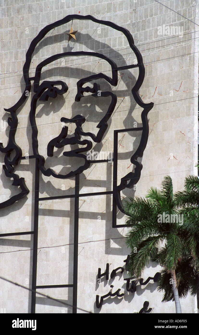 Che Gevara wall portrait Havana Cuba Stock Photo - Alamy