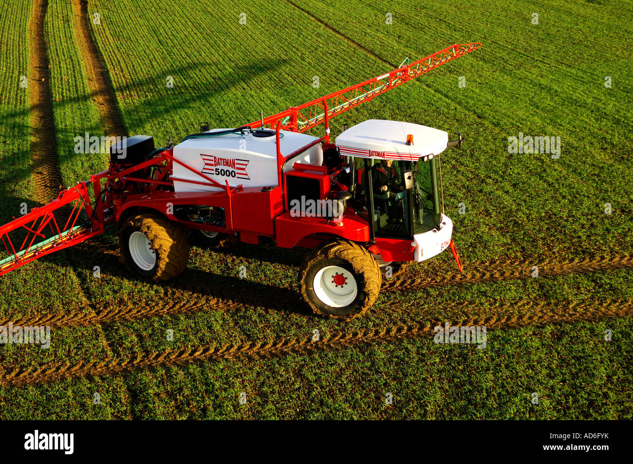 Bateman RB25 spraying winter wheat Bedfordshire Stock Photo - Alamy