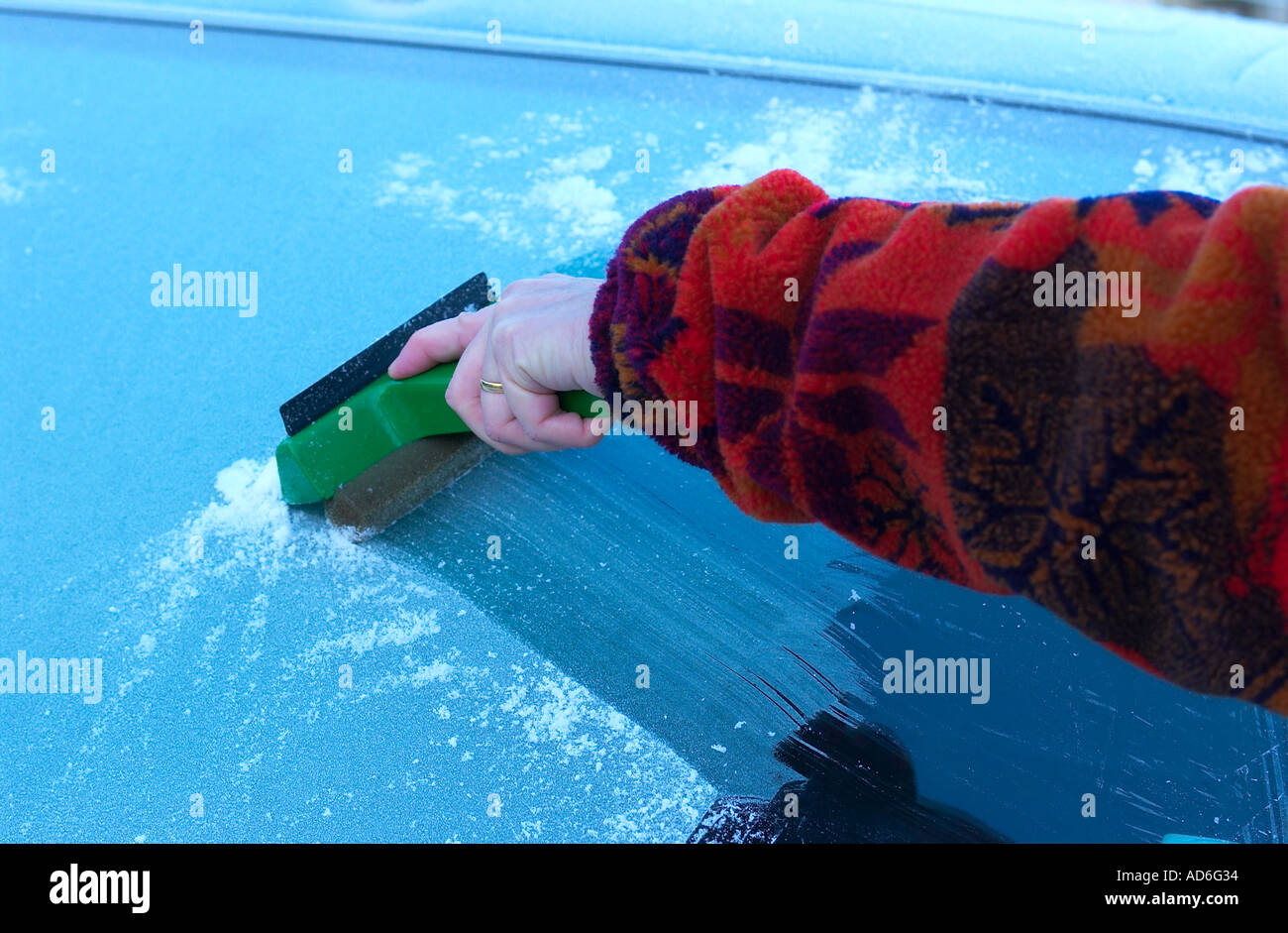 Ice windscreen hi-res stock photography and images - Alamy
