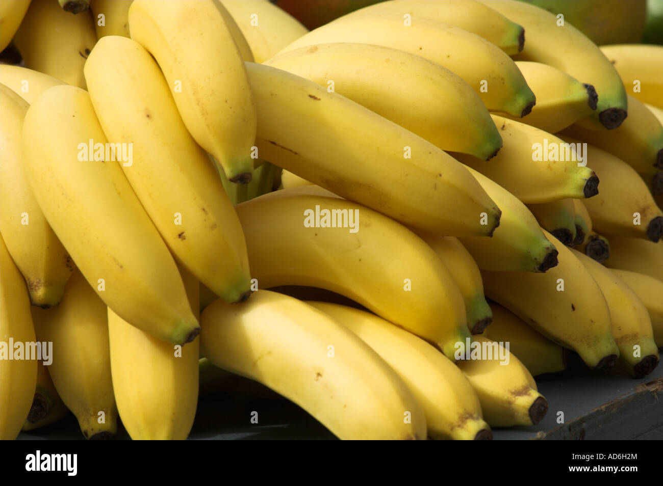 Ripe yellow bananas hi-res stock photography and images - Alamy