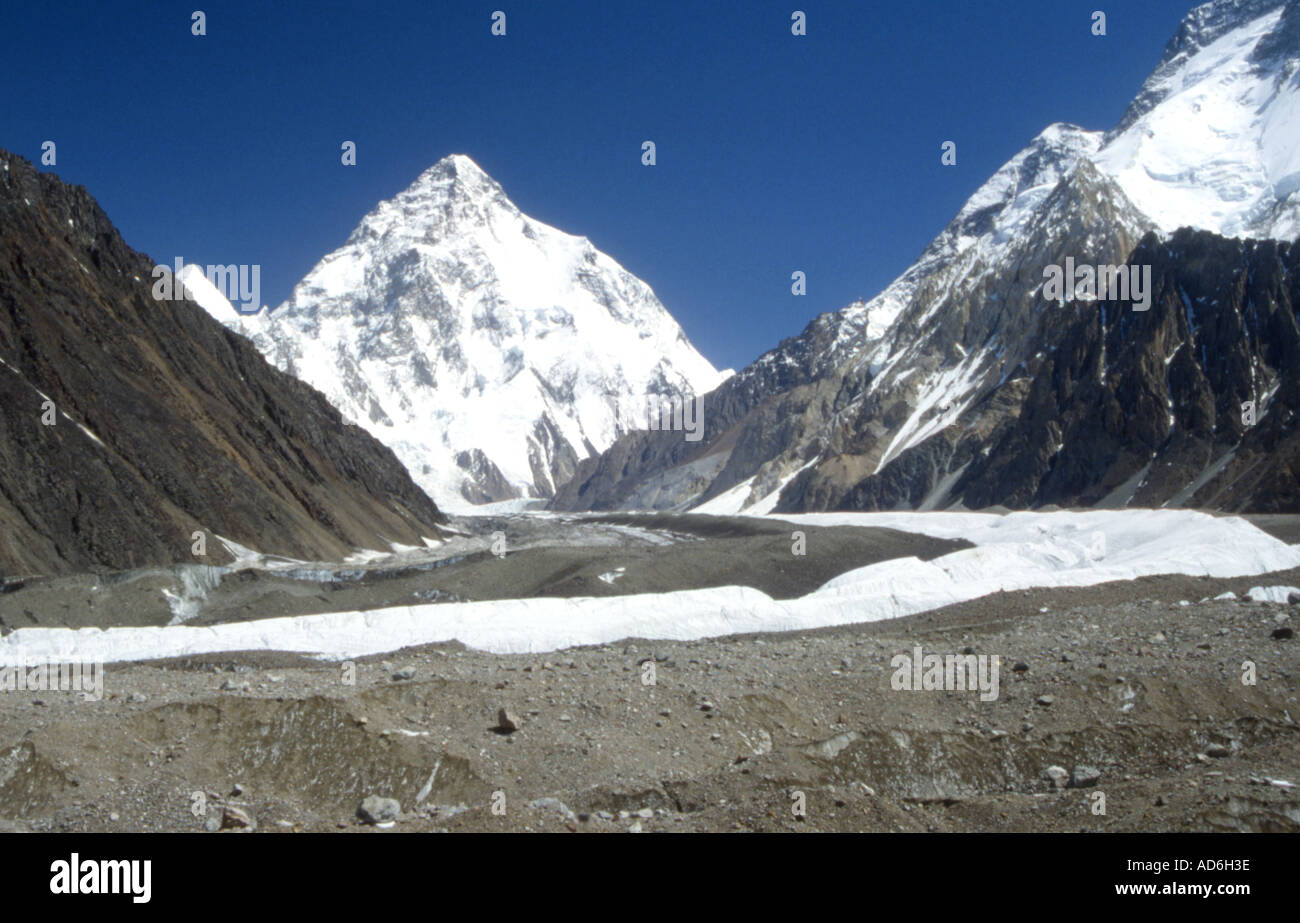 Mount godwin austen hi-res stock photography and images - Alamy