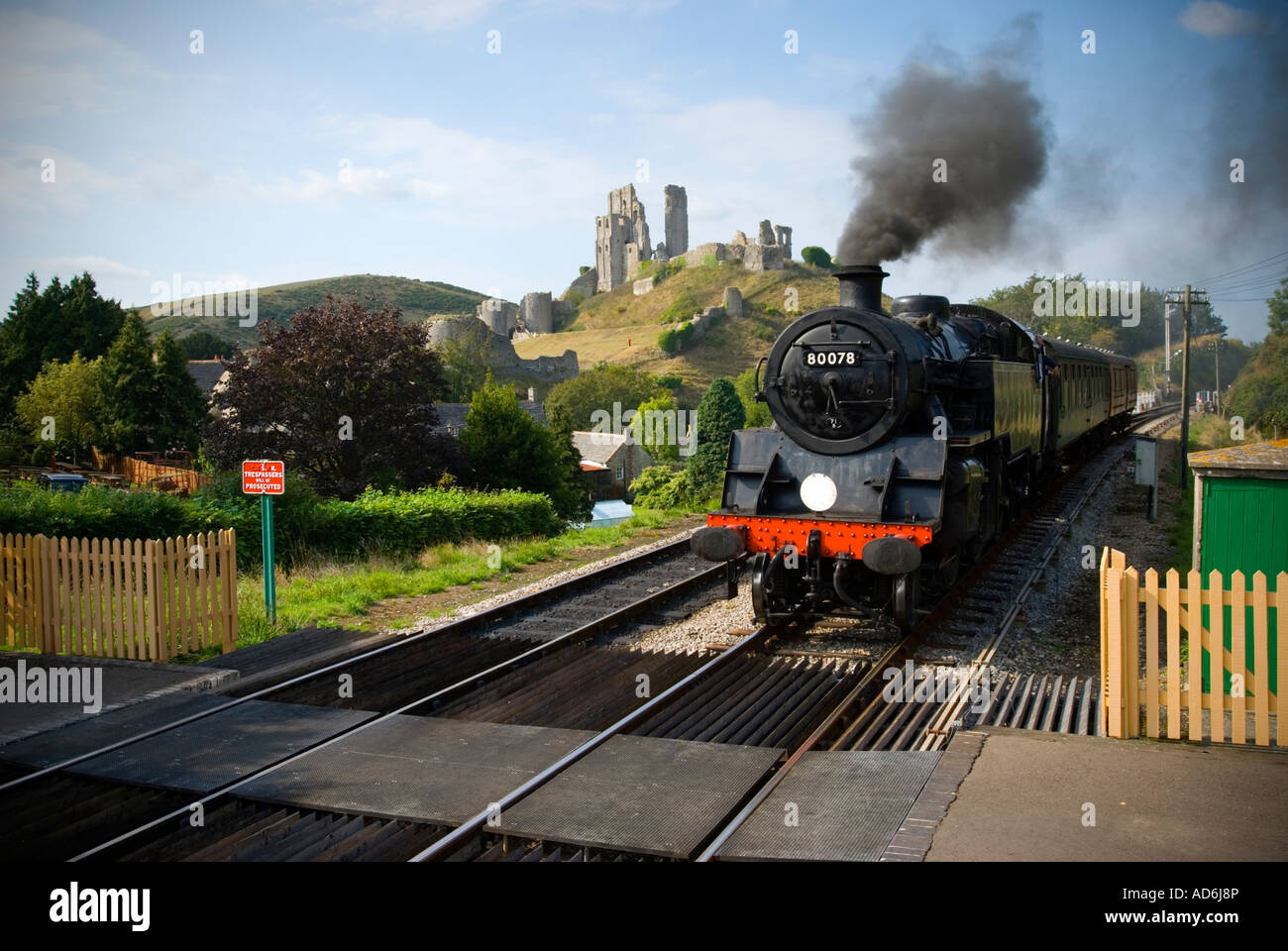 Corfe Castle Steam Railway Station, Dorset. Corfe Castle in the ...