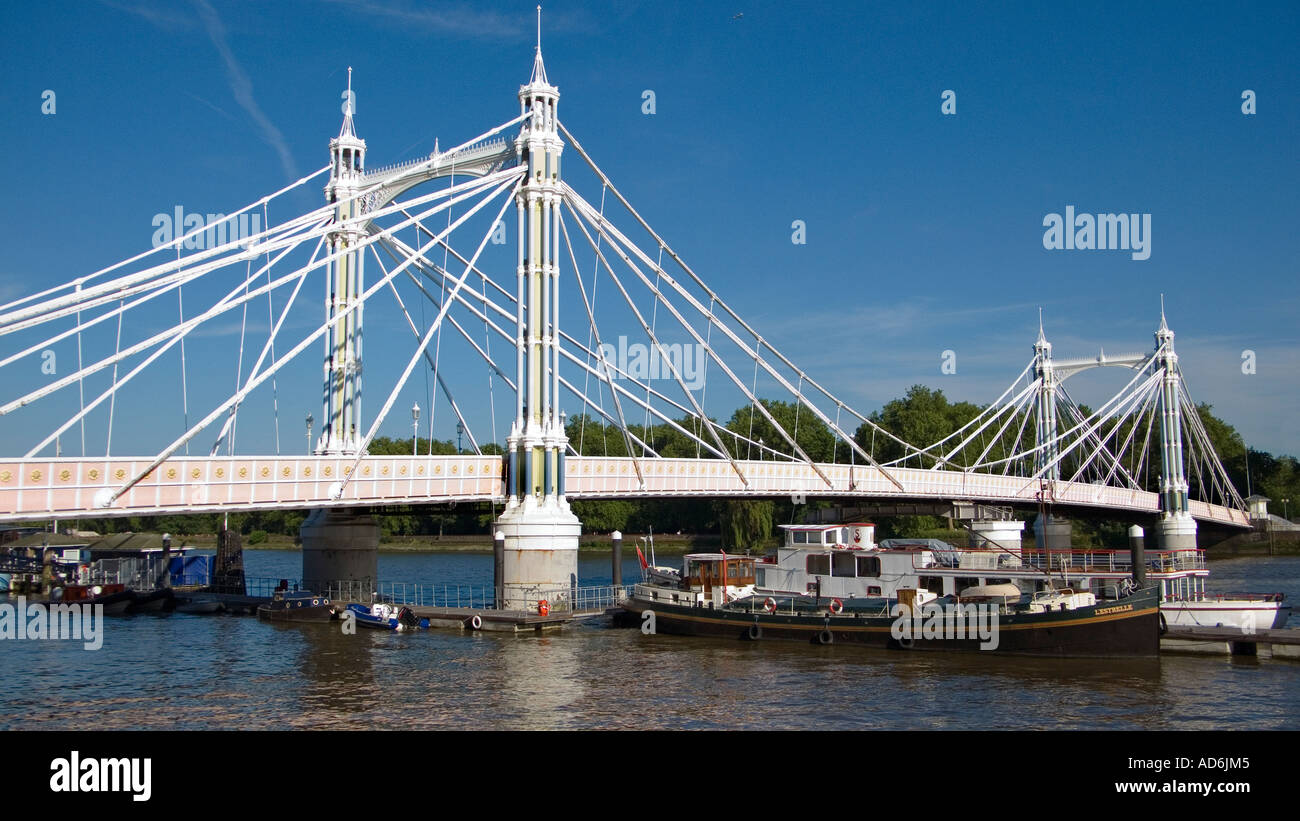 The albert bridge hi-res stock photography and images - Alamy