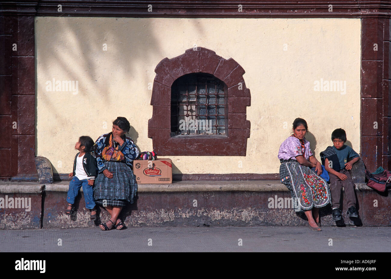 Guatemalan children traditional dress hi-res stock photography and ...