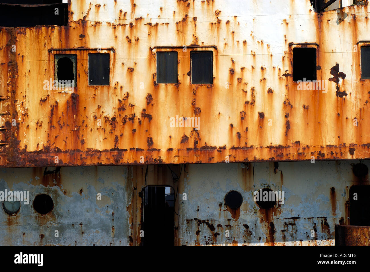 Rusty ship hi-res stock photography and images - Alamy