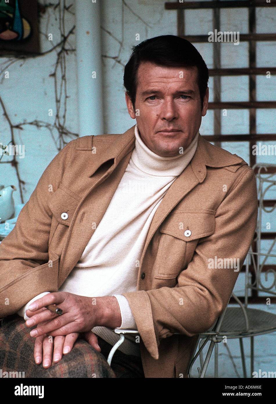 Roger Moore High Resolution Stock Photography and Images - Alamy