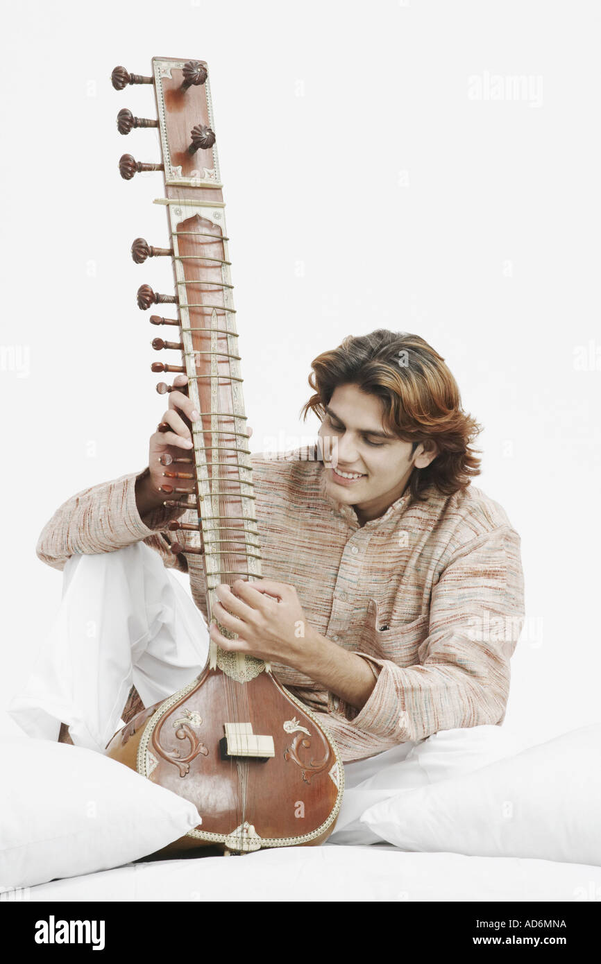 Close up of a sitar hi-res stock photography and images - Alamy