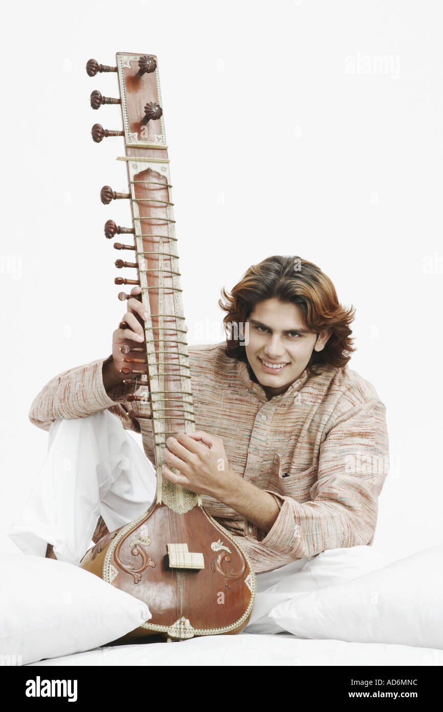 Close up of a sitar hi-res stock photography and images - Alamy