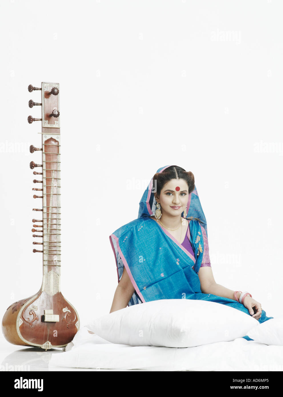 Sitar Woman High Resolution Stock Photography and Images - Alamy