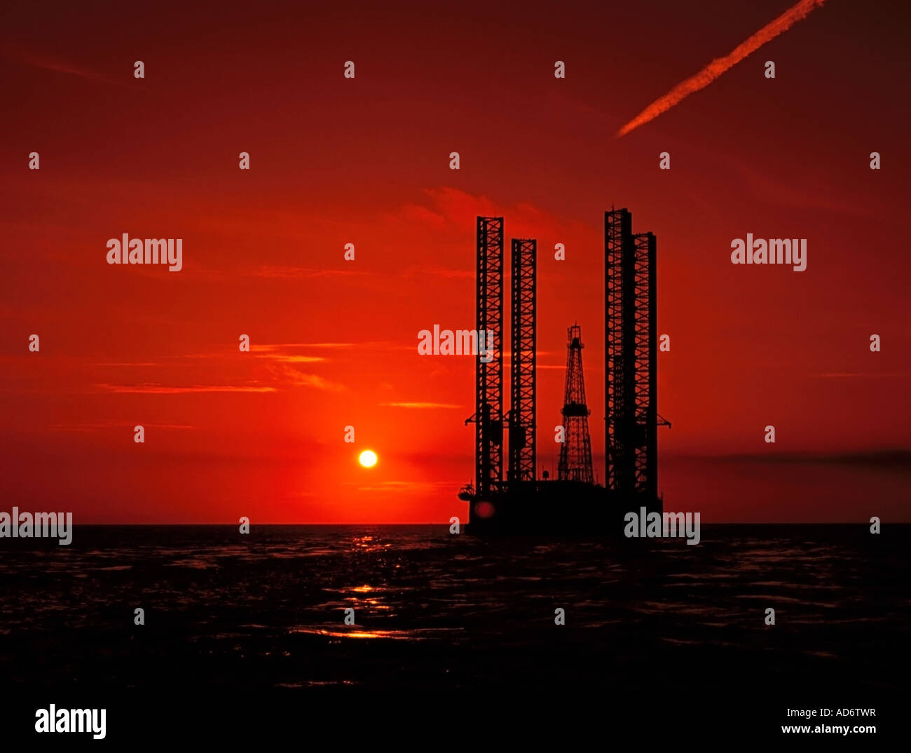 Jack Up Rig Under Tow Oil and Gas Stock Photo - Alamy