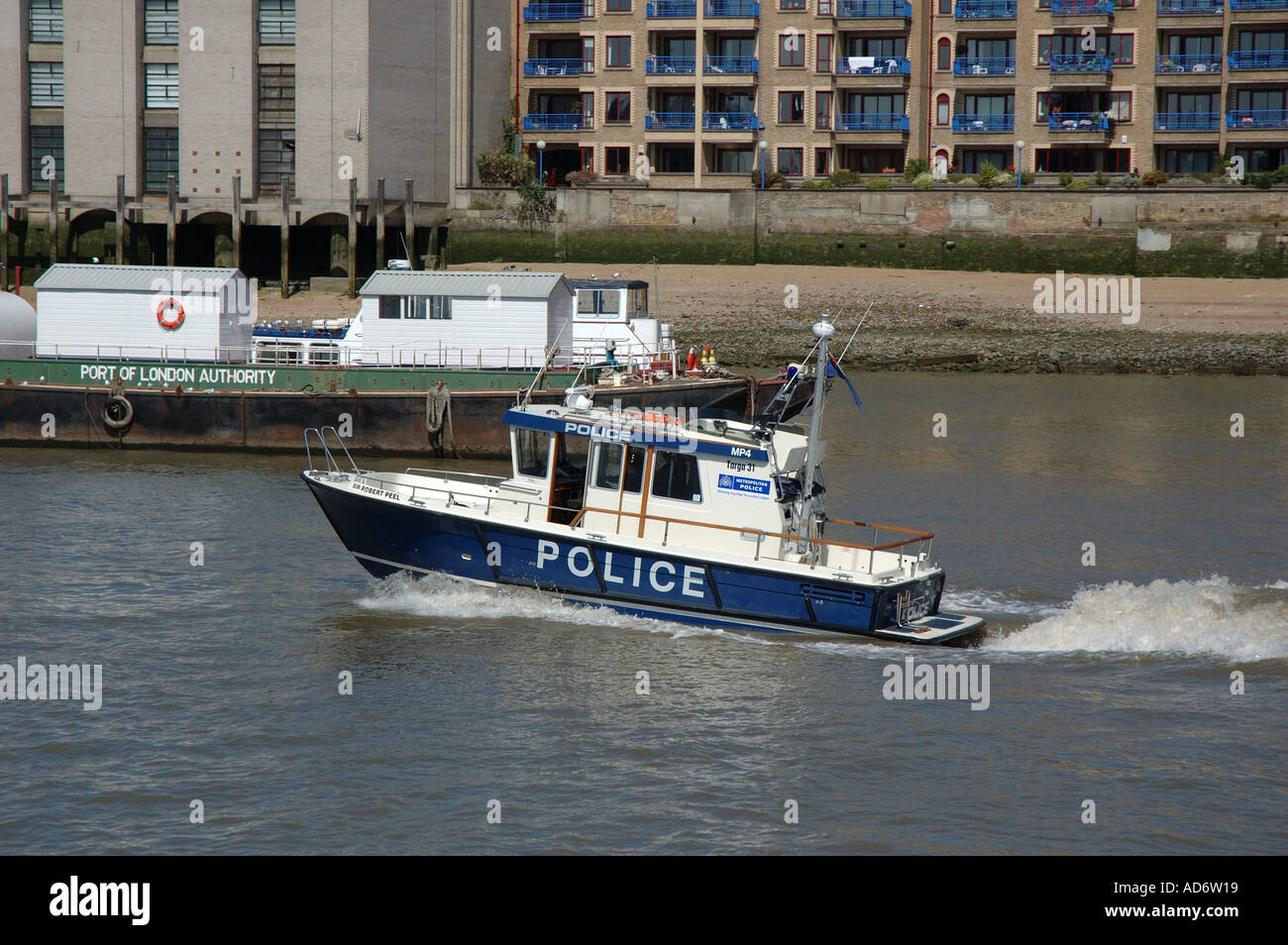 Metropolitan river police launch on river thames hi-res stock ...