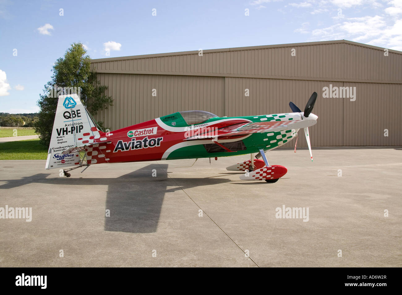 Acrobatic tricks hi-res stock photography and images - Alamy