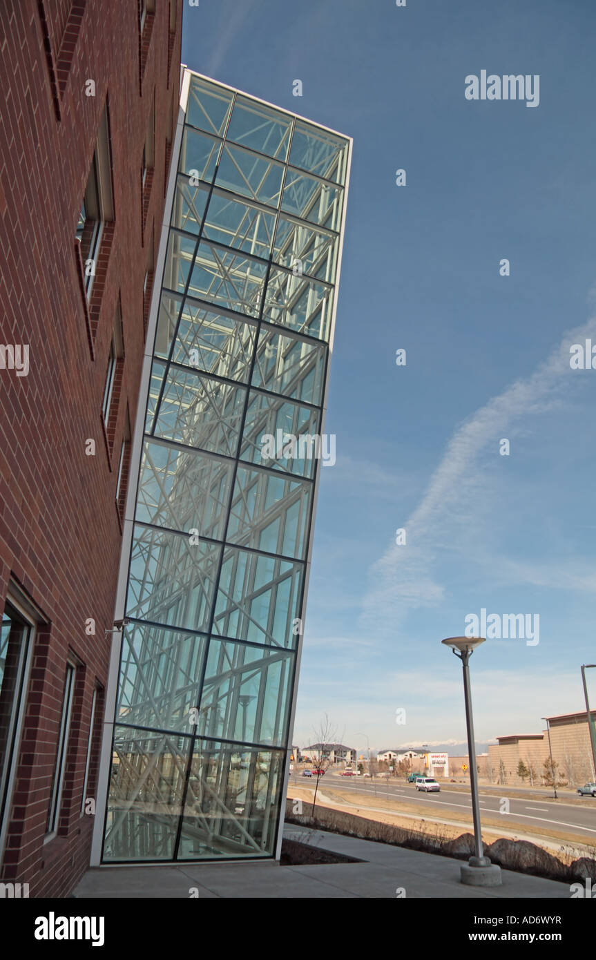 A recently constructed building in the USA shows off modern ...