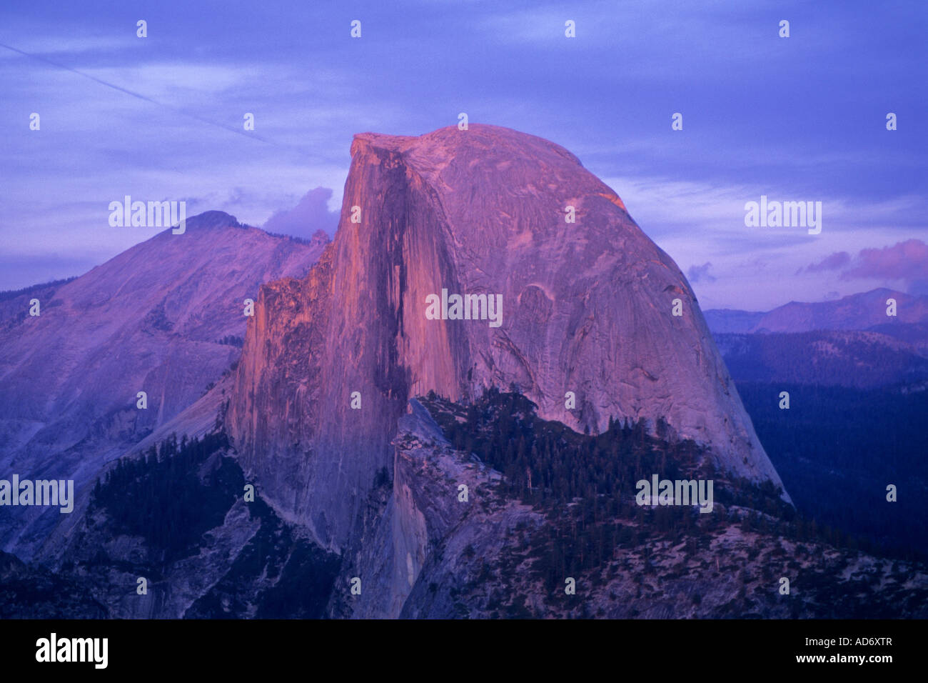 Alpenglow on Half Dome at sunset from Glacier Point Yosemite National ...