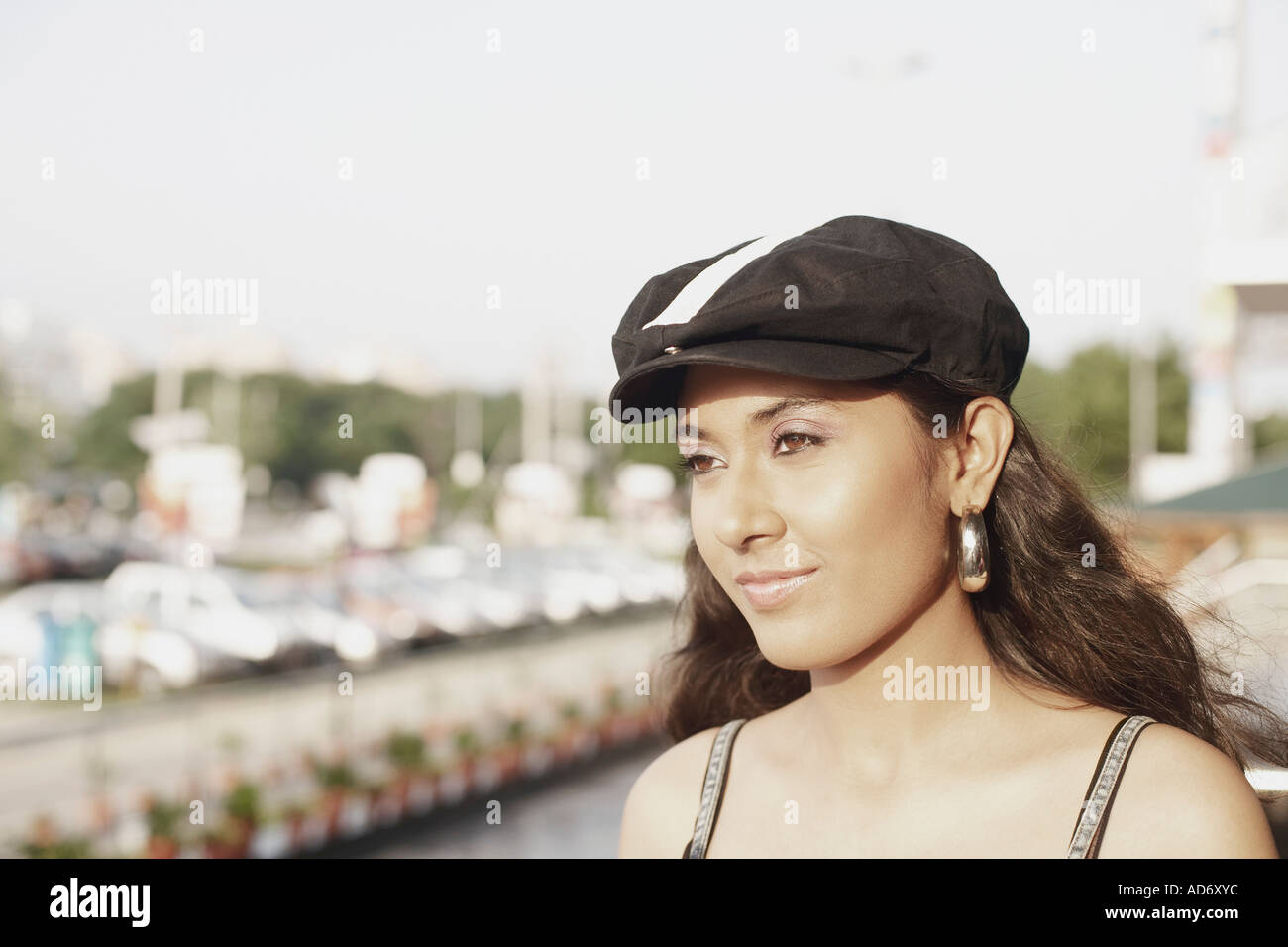 Woman wearing a flat cap hi-res stock photography and images - Alamy