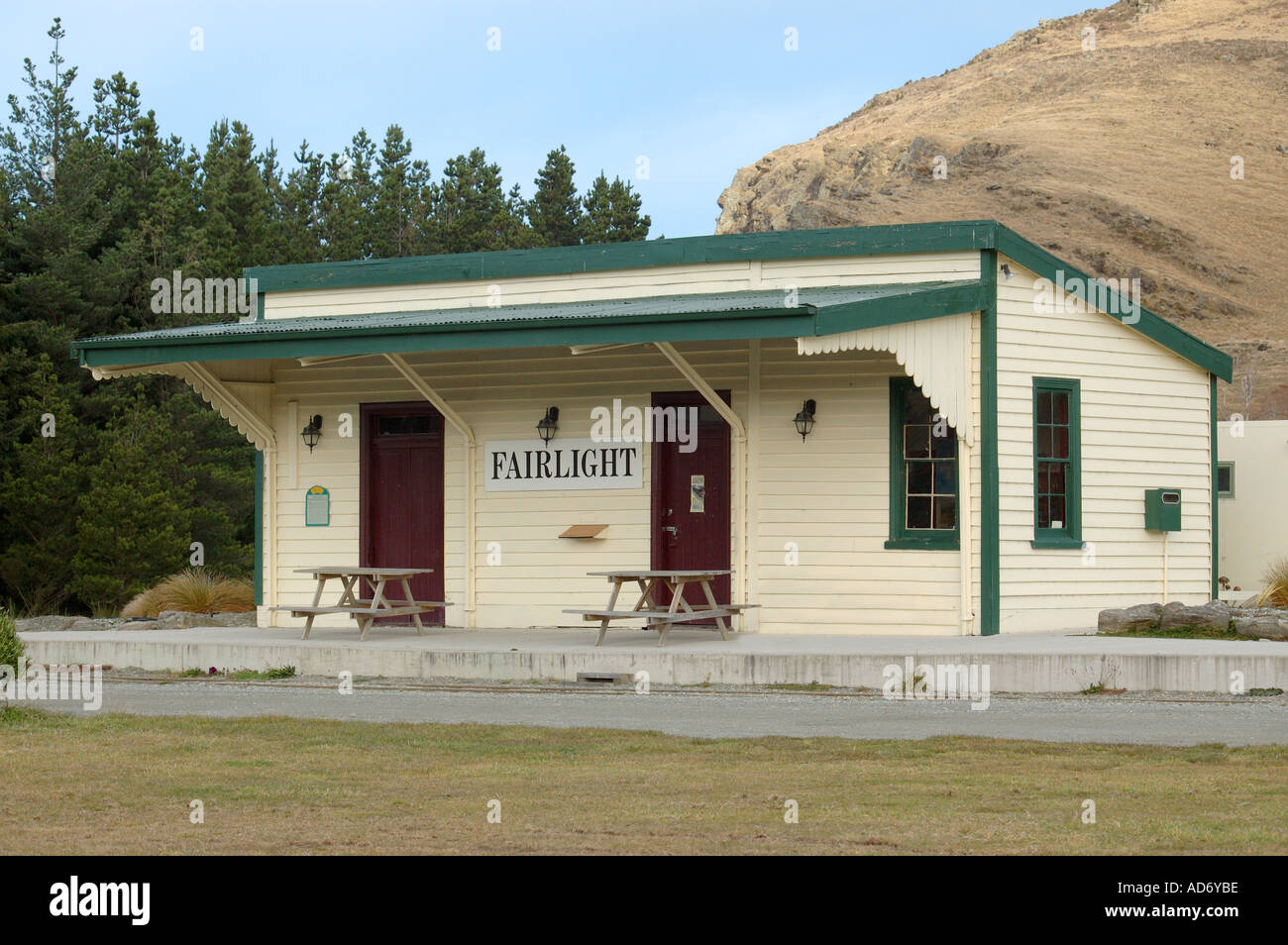 Fairlight railway station hi-res stock photography and images - Alamy