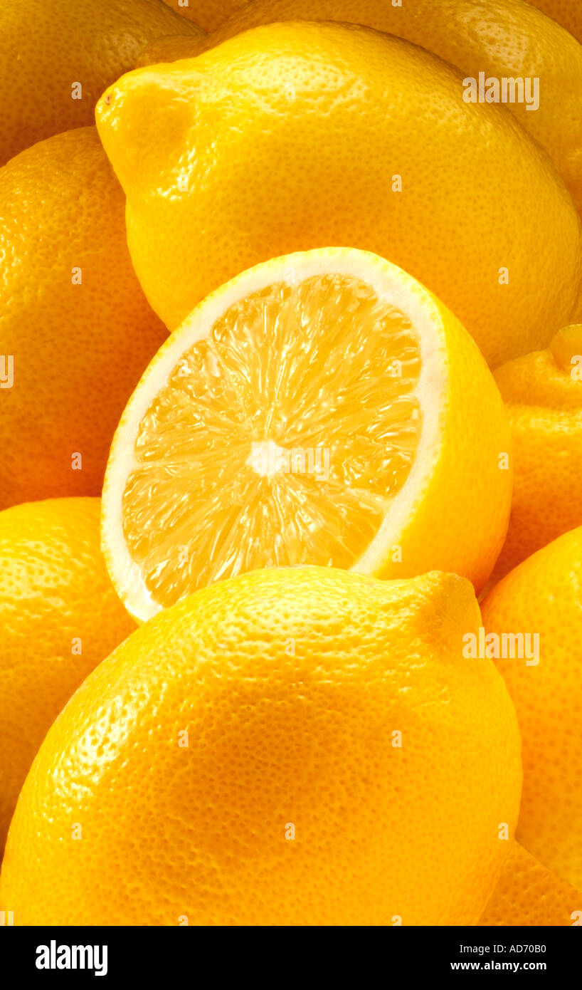 2 lemons hi-res stock photography and images - Alamy