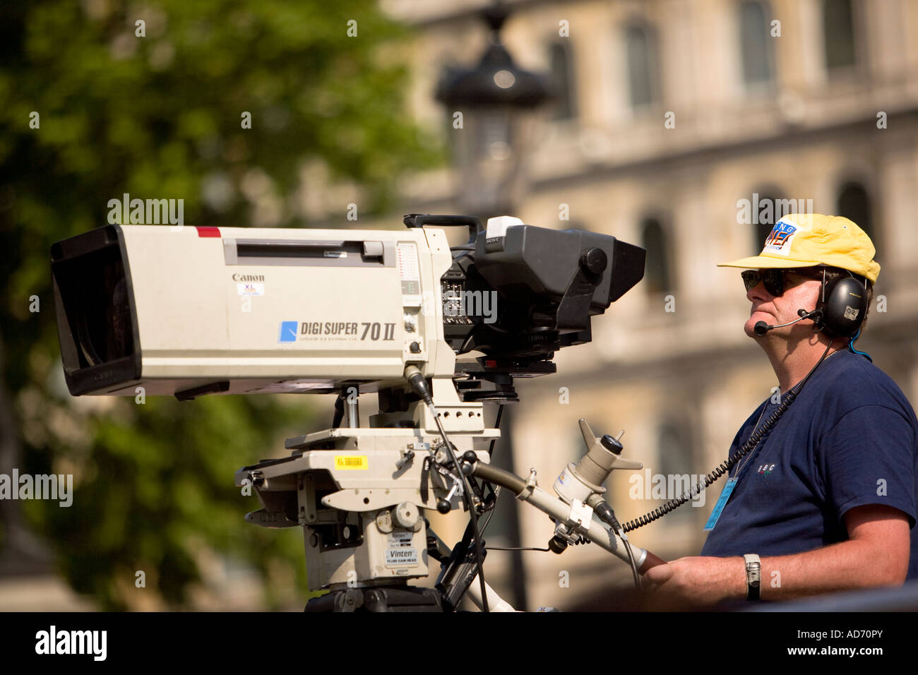 A television cameraman Stock Photo - Alamy