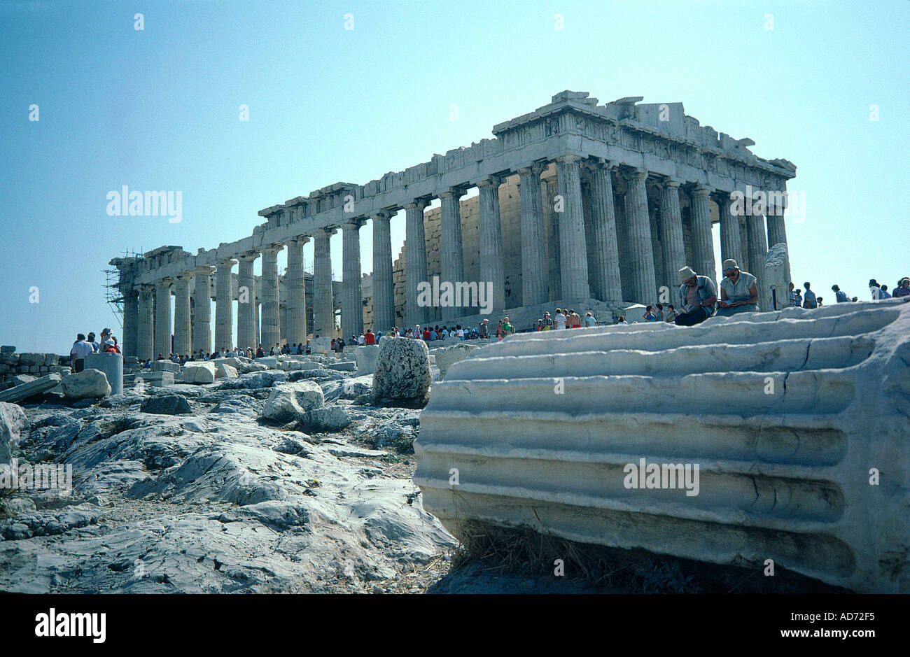 GREECE ATHENS ACROPOLIS HILL THE PARTHENON TEMPLE BUILT BY PHIDIAS FALLEN COLUMN AT FORE Stock ...