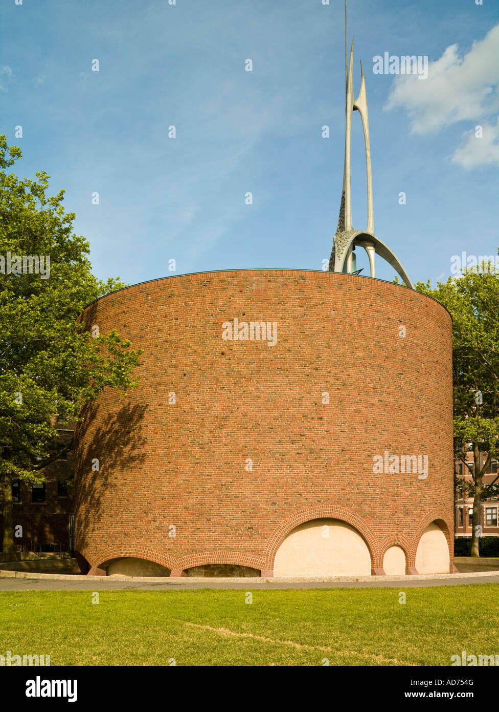 Eero saarinen chapel hi-res stock photography and images - Alamy