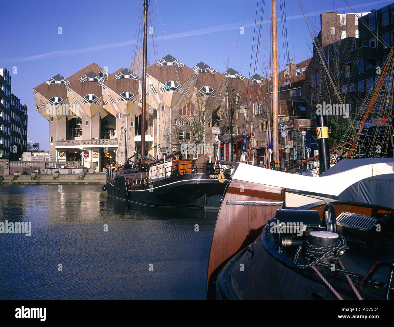 NETHERLANDS ROTTERDAM THE OLD HARBOUR AND HOUSING BUILDINGS DESIGNED BY ...