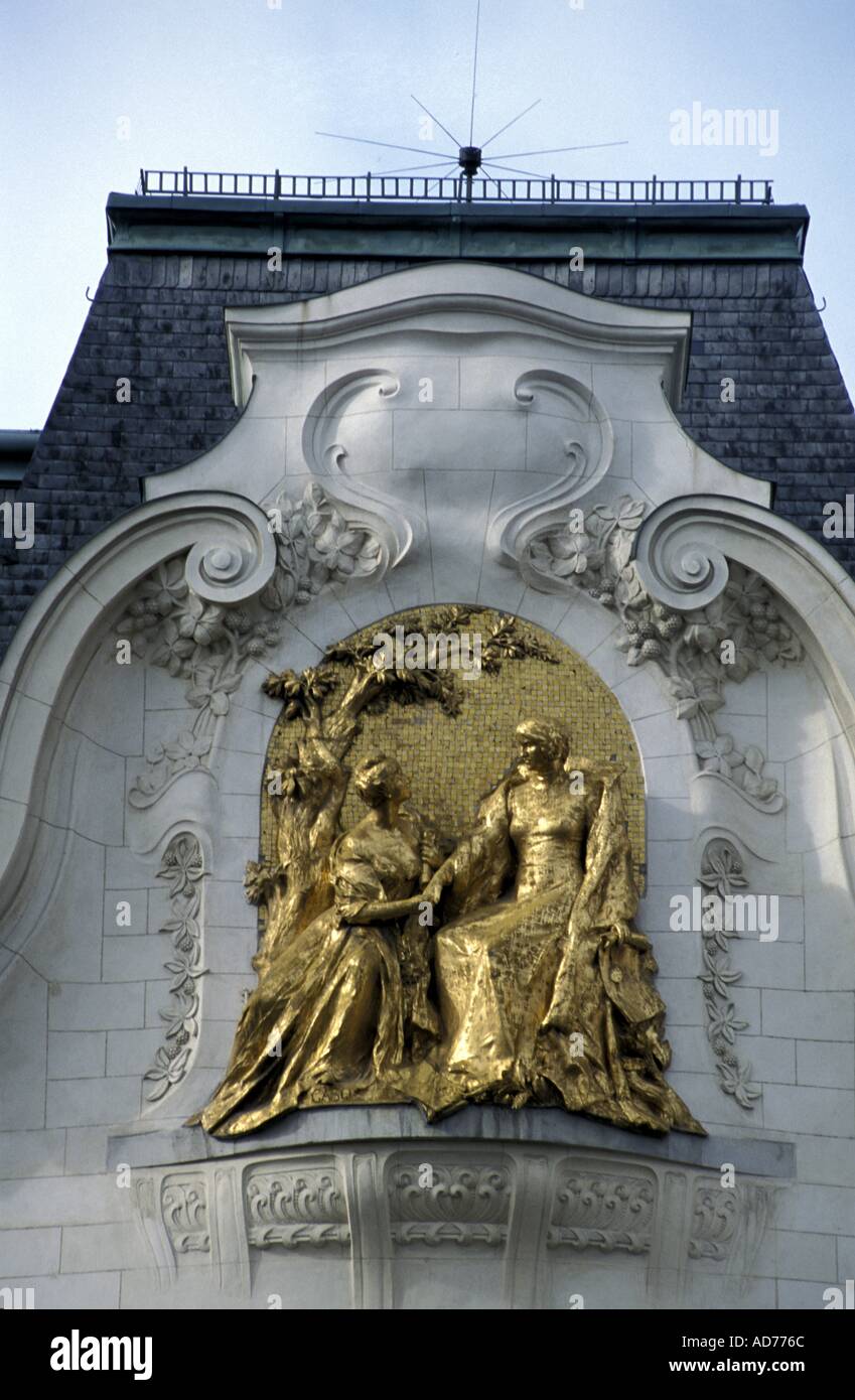 Austria Vienna french embassy 1900 style relief Stock Photo - Alamy