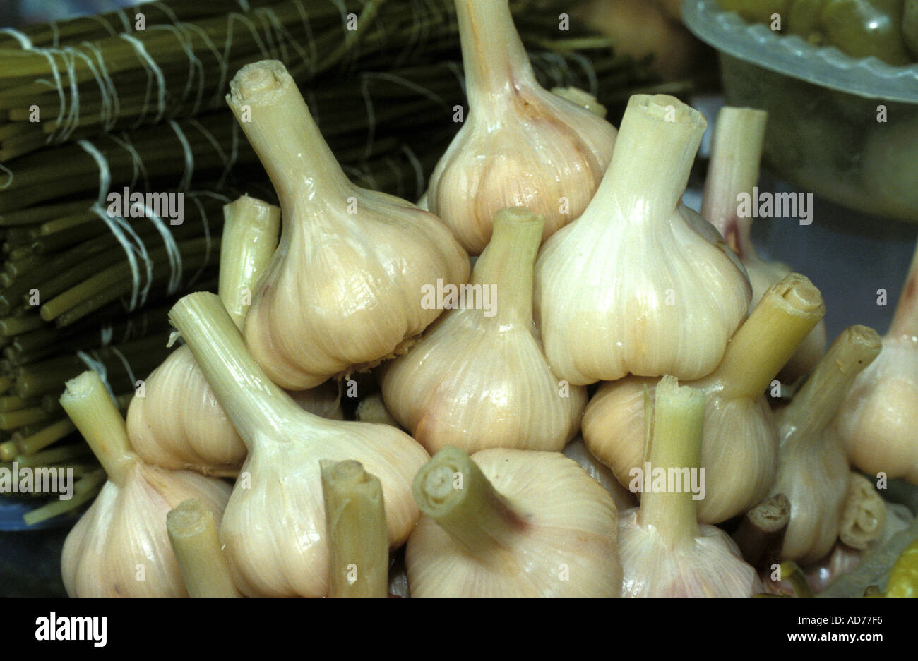 RUSSIA SAINT PETERSBURG KOLKHOZIAN MARKET GEORGIAN SOUR GARLIC Stock ...