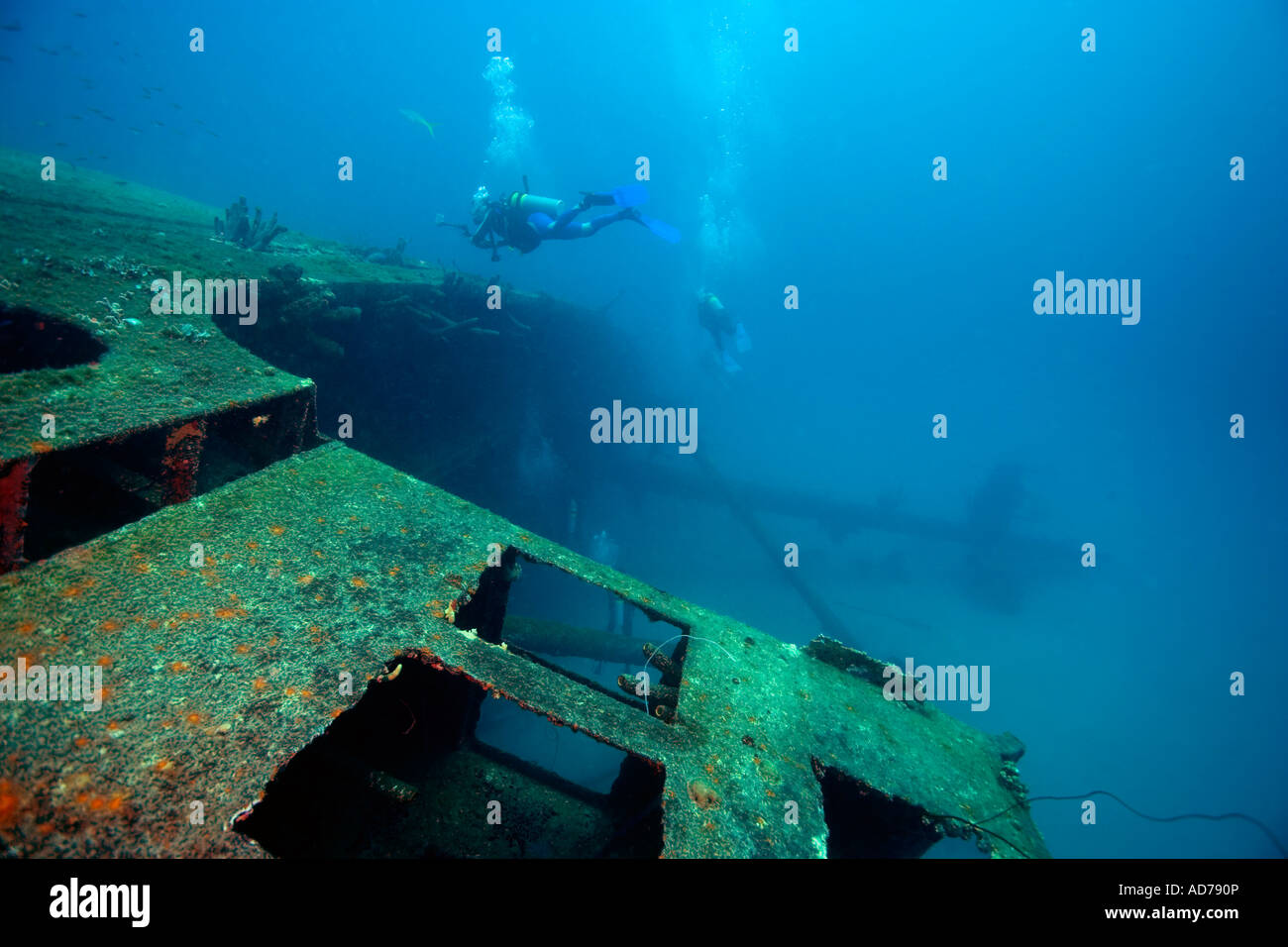 Sunken ship hi-res stock photography and images - Alamy
