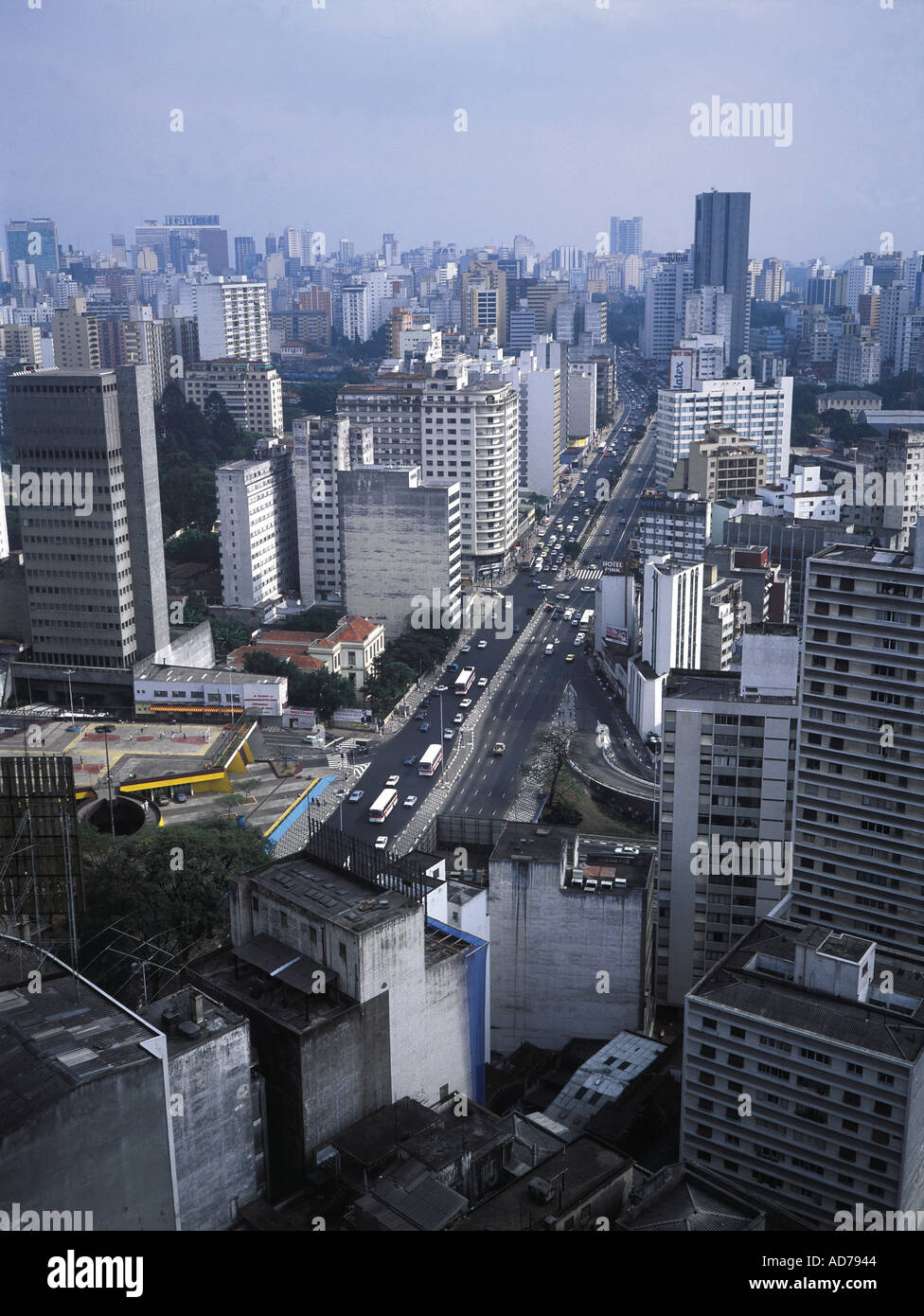 BRAZIL SAO PAOLO ELEVATED OVERVIEW ON A BUSY STREET Stock Photo - Alamy
