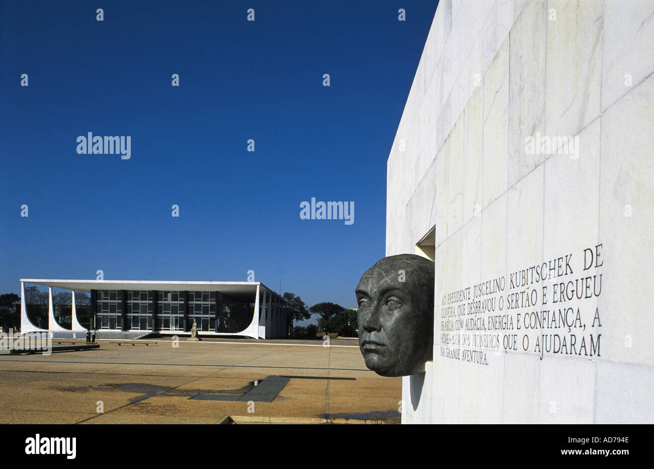 BRAZIL BRASILIA ARCHITECT TOWN PLANNER OSCAR NIEMEYER THREE POWERS ...
