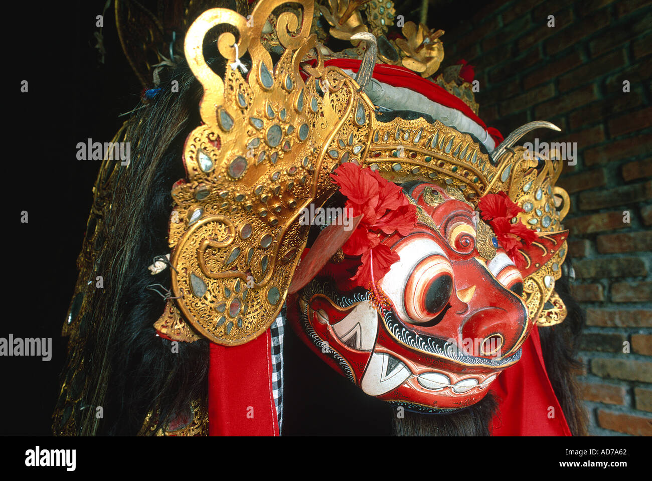 Ceremonies mask hi-res stock photography and images - Alamy