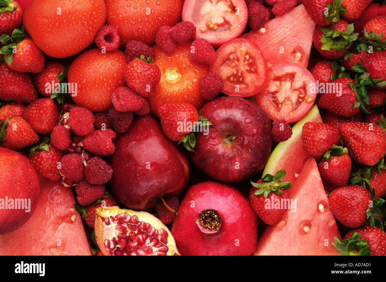 Red fruits and vegetables Stock Photo - Alamy